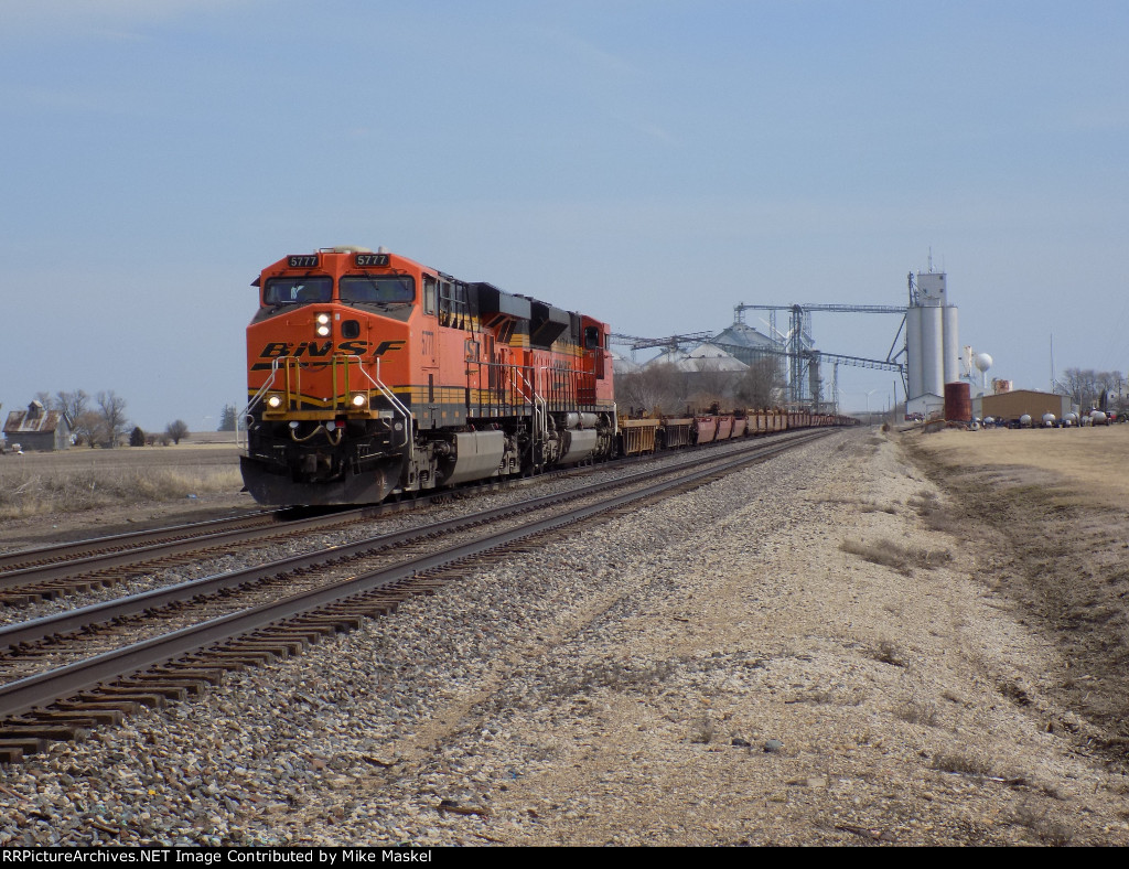 BNSF 5777